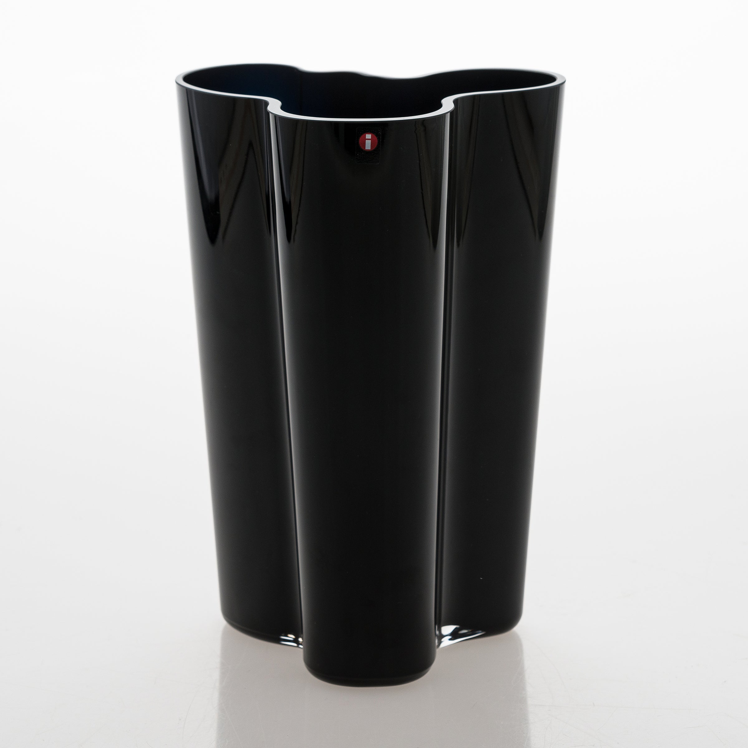 Iittala Aalto Vases & Savoy Vases - by Alvar Aalto, in a variety of ...